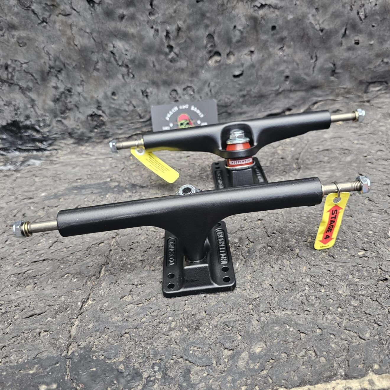 Independent Trucks 215" Stage IV Black - Peach and Bones Skateshop CDMX
