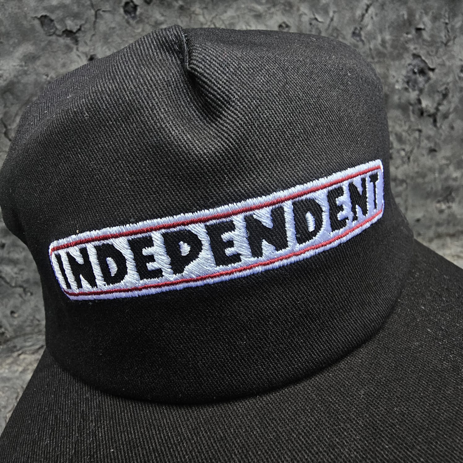 Independent Cap Snapback Bar Logo Black - Peach and Bones Skateshop